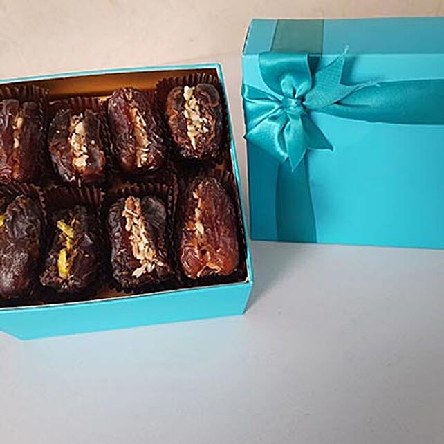 Box of Dates Stuffed with Dry Fruits uae | Gift Box of Dates Stuffed ...