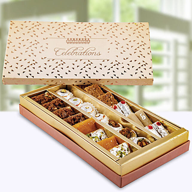 Golden Mix Sweets Box uae | Gift Golden Mix Sweets Box- FNP