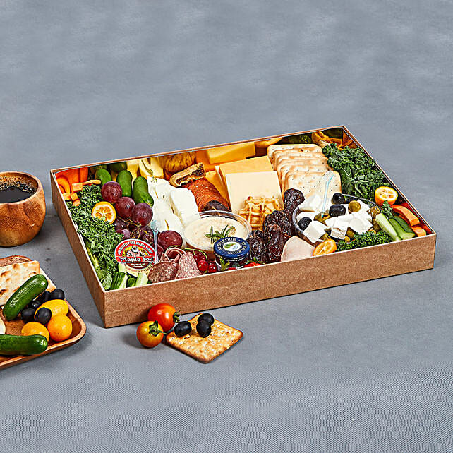Arabic Theme Cheese Box uae | Gift Arabic Theme Cheese Box- FNP