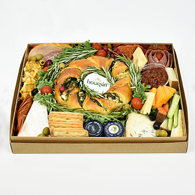 Christmas Feast Cheesebox uae | Gift Christmas Feast Cheesebox- FNP