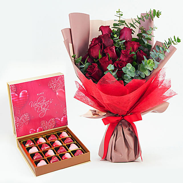 13 Roses Bouquet With Chocolates uae | Gift 13 Roses Bouquet With ...