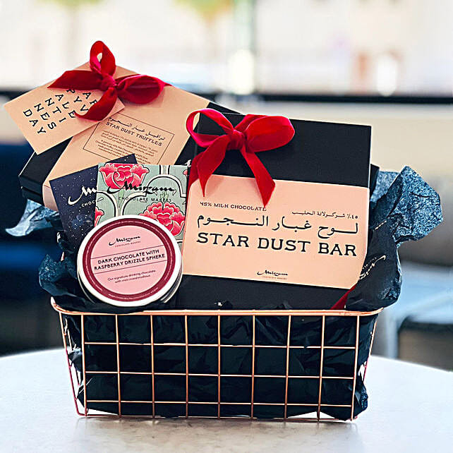 Valentine VIP Hamper By Mirzam uae | Gift Valentine VIP Hamper By ...