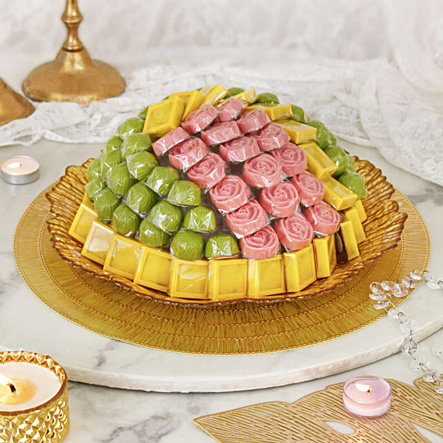 Roses Chocolates Platter uae | Gift Roses Chocolates Platter- FNP