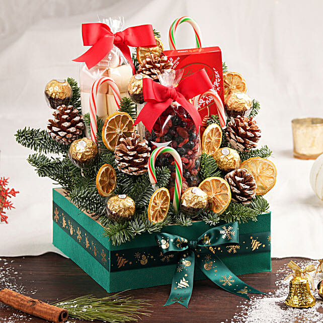 Christmas Nibbles Tray uae | Gift Christmas Nibbles Tray- FNP