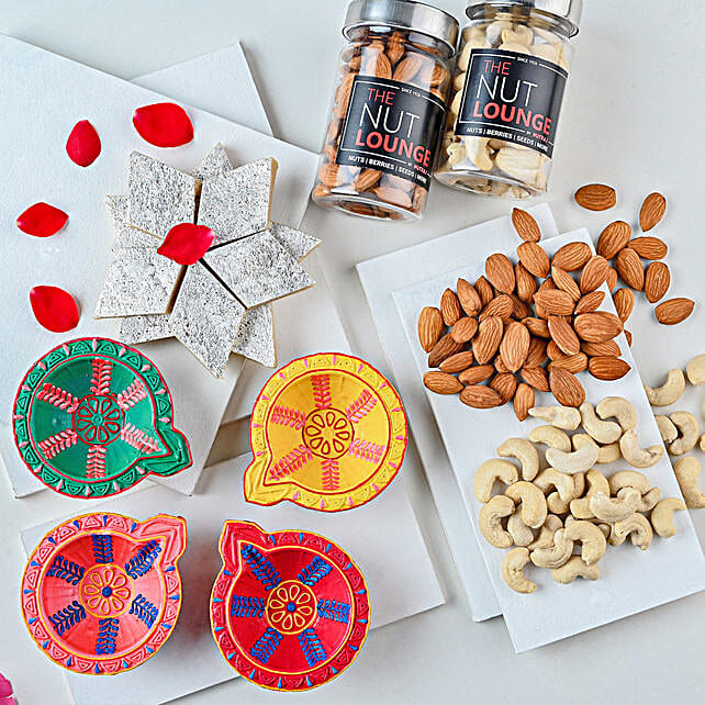 Festive Nut Delight uae | Gift Festive Nut Delight- FNP