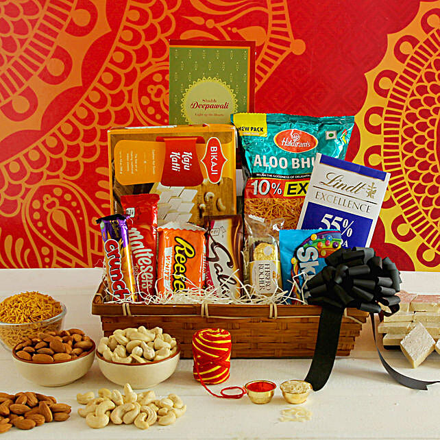 Appetizing Bhai Dooj Feast Hamper uk | Gift Appetizing Bhai Dooj Feast ...
