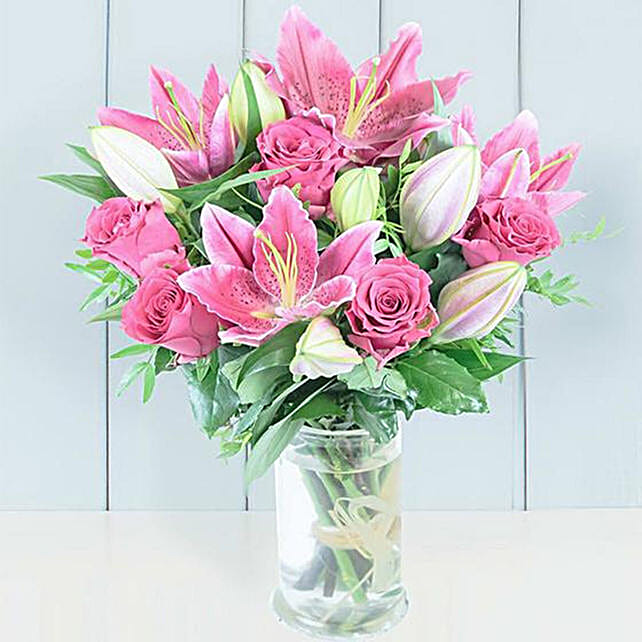 Pink Lilies & Roses Bunch uk | Gift Pink Lilies & Roses Bunch- FNP