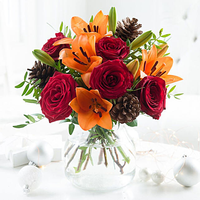 Christmas Blooms Bouquet uk | Gift Christmas Blooms Bouquet- FNP
