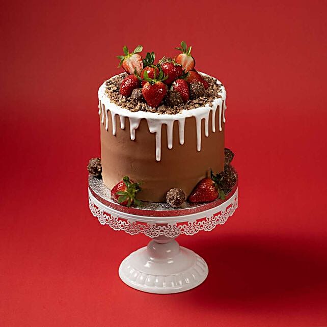 Strawberry & Ferrero Luscious Cake uk | Gift Strawberry & Ferrero ...