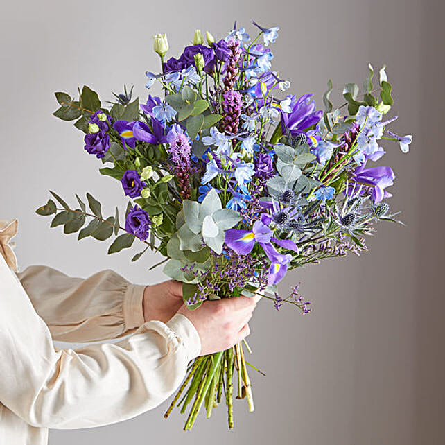 Out Of The Blue Lisianthus Arrangement uk | Gift Out Of The Blue ...