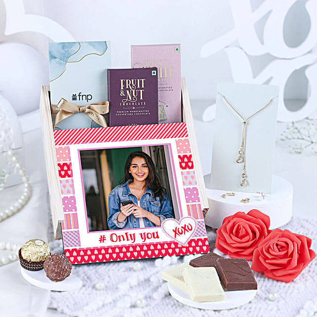 Sentimental Charms and Chocolates Box For Valentine uk | Gift ...