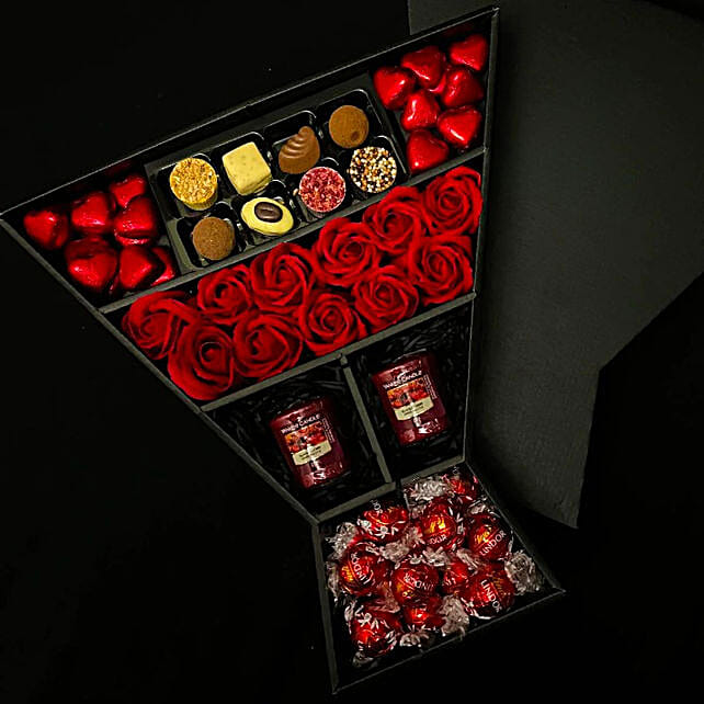 Lindt Lindor & Yankee Candle Signature Chocolate Bouquet With Red Roses ...