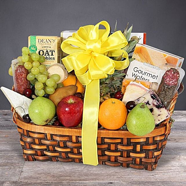 Assorted Fresh Fruits And Snacks Basket usa | Gift Assorted Fresh ...