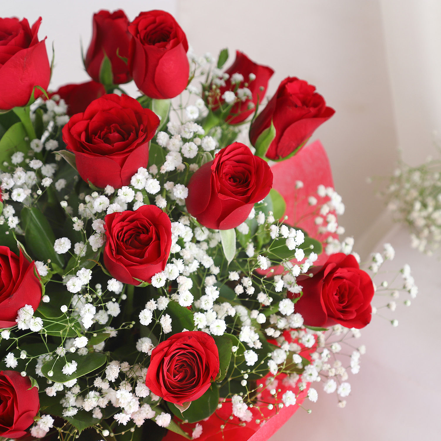 Buy/Send Graceful Roses Arrangement Online- Ferns N Petals