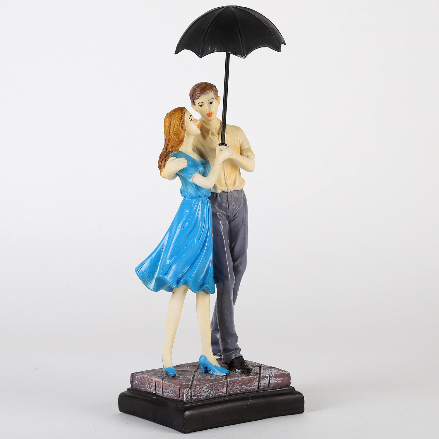 Buy/Send Cute Valentine Day Couple Showpiece Online- Ferns N Petals