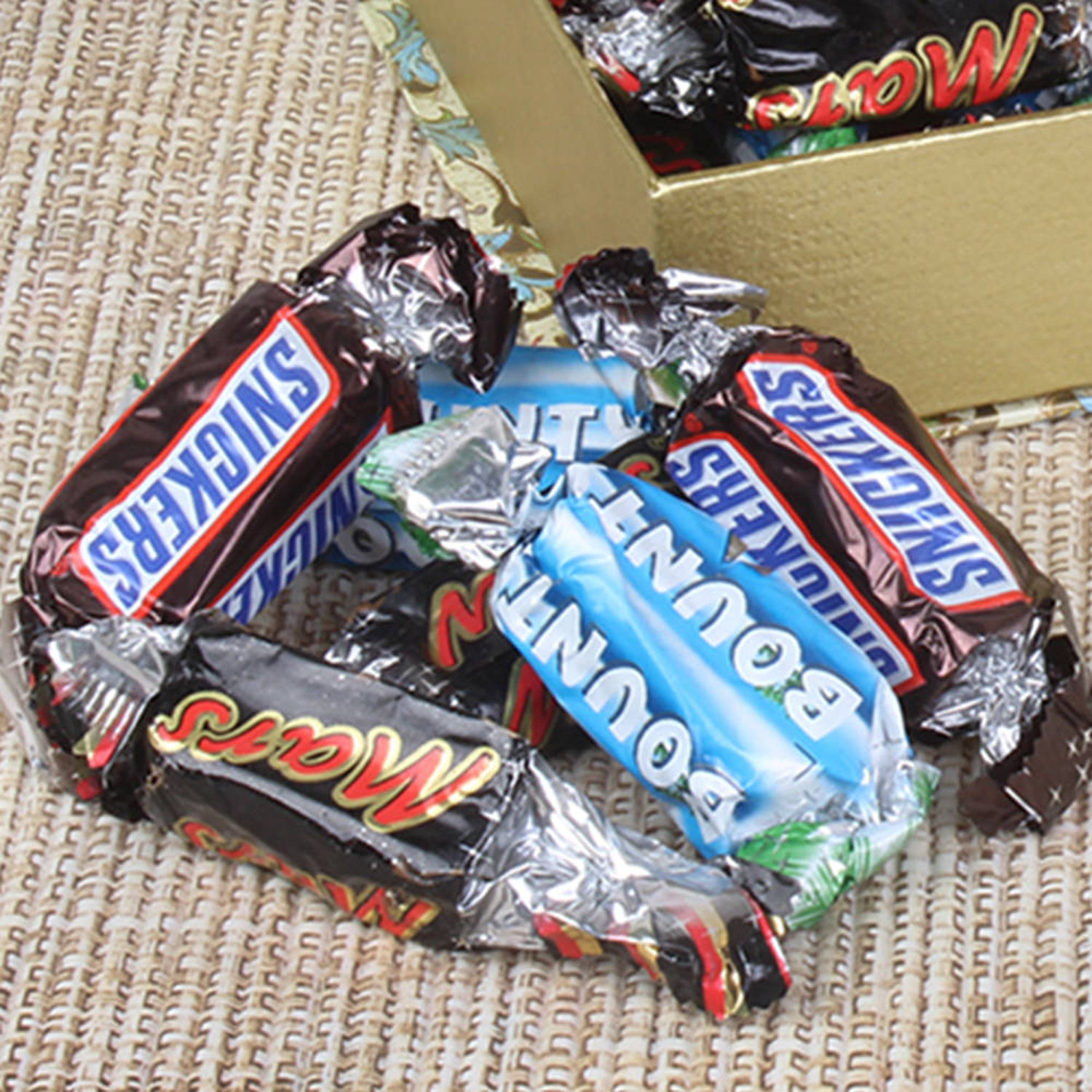 Buy/Send Assorted Imported Chocolate Box Online- Ferns N Petals